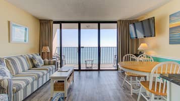 Condo, 1 quarto | Área de estar