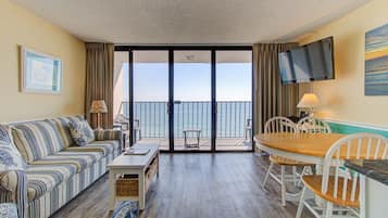 Apartamento em Condomínio Fechado, 1 quarto | Sala de estar