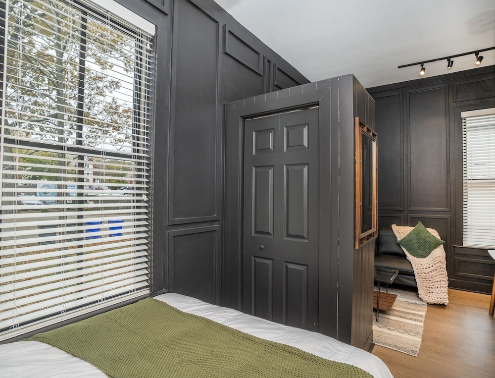 Sleek & Cozy 1st Flr Flat- Walk To Brown & Wayland - Rhode Island