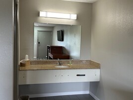 Secretária, ferro/tábua de engomar, Wi-fi grátis 