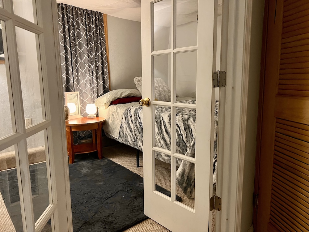 2-bedroom Vacation Home Just 16 Minutes To Msp Airport. - Xcel Energy Center