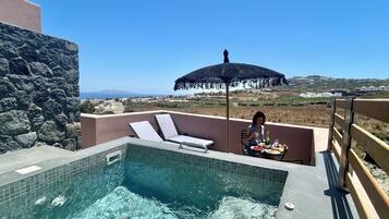 Signature Villa, Outdoor Jacuzzi, Sea View | Banheira de hidromassagem particular