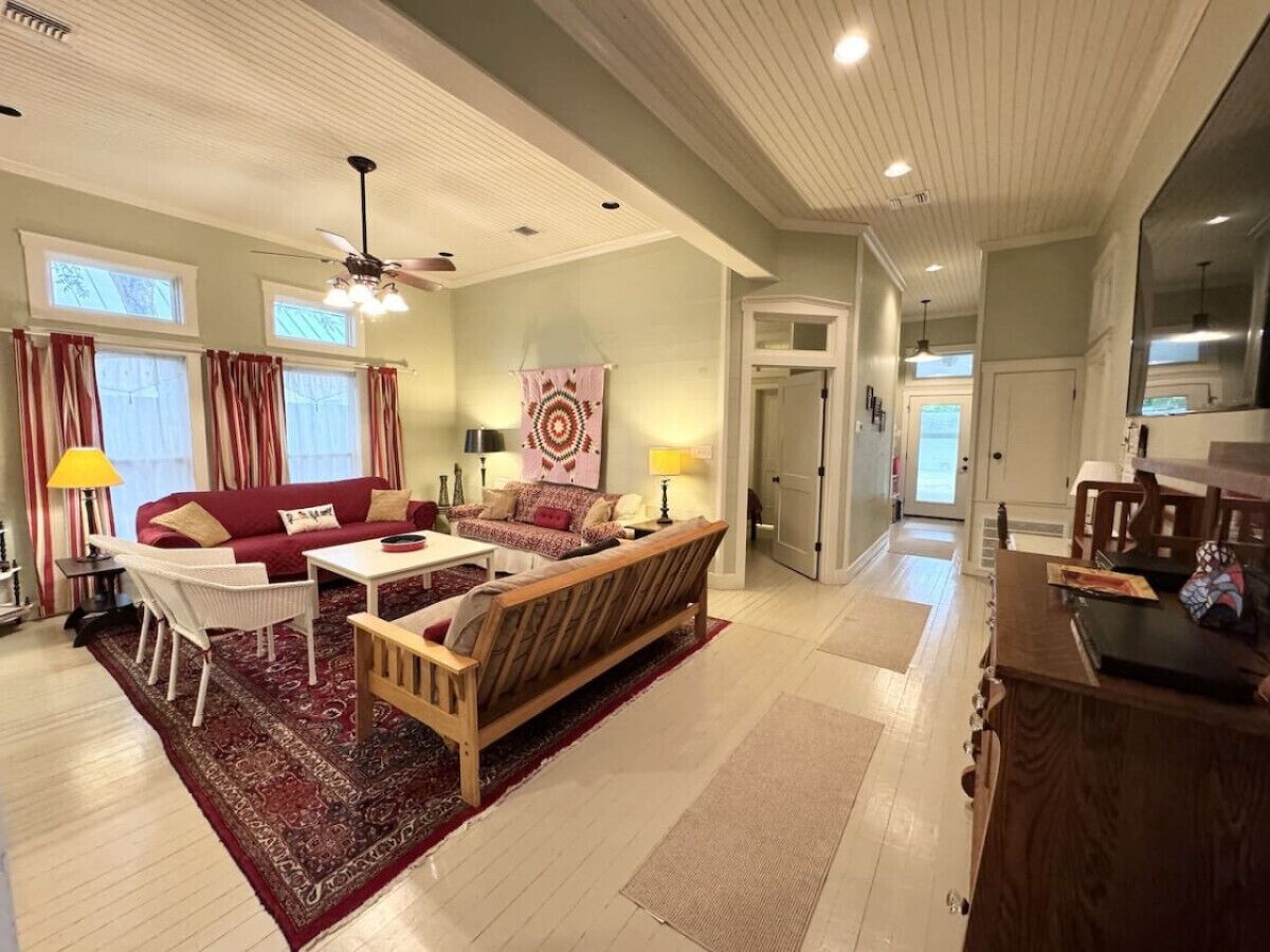 Downtown Renovation Near Comal River & Wurstfest - 新布朗費爾斯