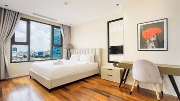 Apartamento Deluxe, 3 quartos, cozinha, Vista para a cidade | 3 quartos, lençóis de algodão egípcio, roupa de alta qualidade