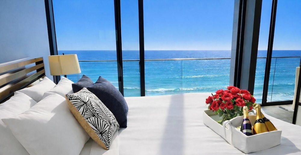 Ocean View Luxury Condo - San Diego