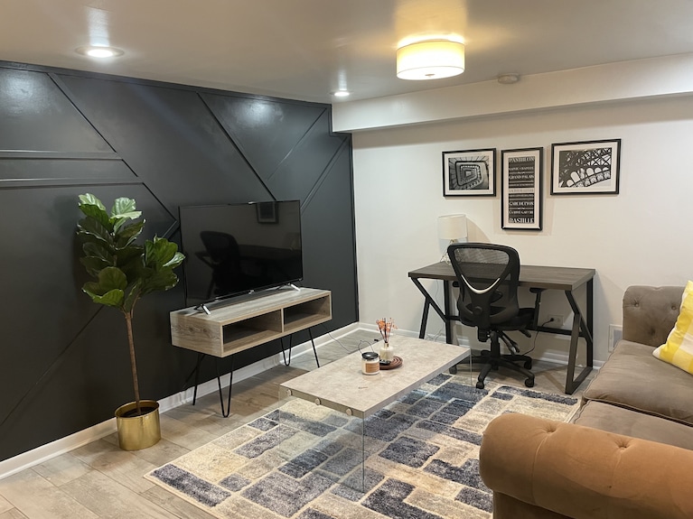 Trendy Unit-15mins To Downtown! - Chicago