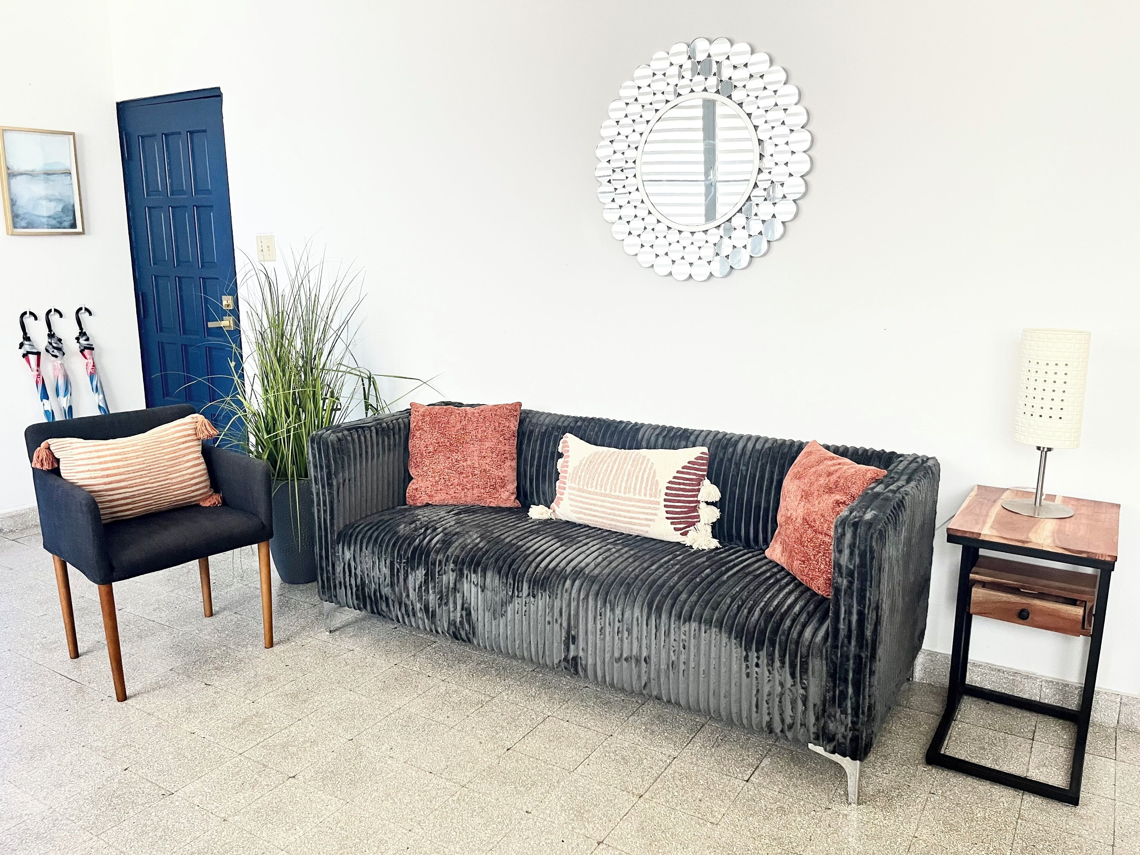 New Listing! Central Location-walk To Beach+near Airport+2 Balconies+mango Tree - San Juan