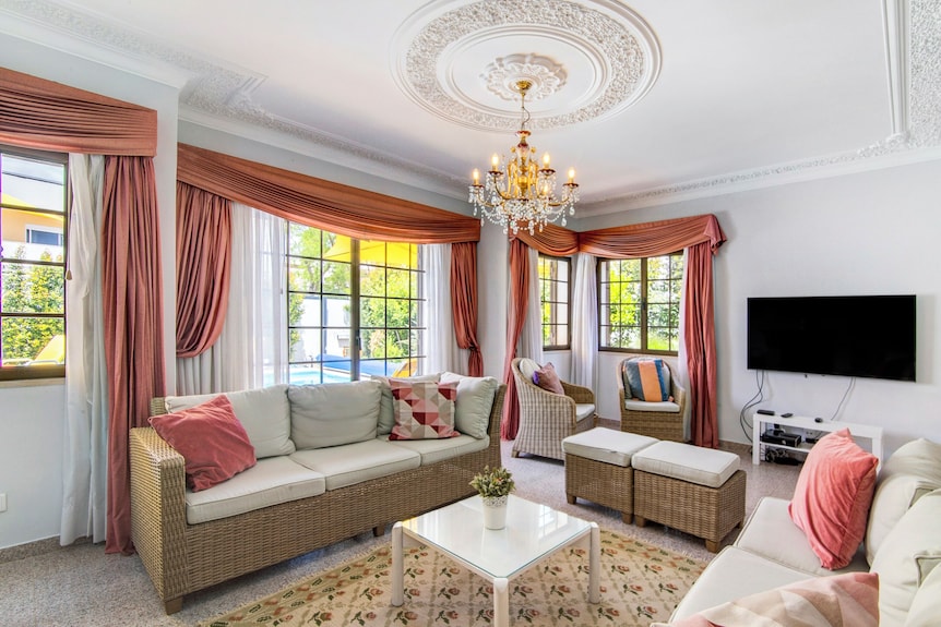 Villa 'Sunshine House' With Private Pool, Wi-fi And Air Conditioning - Algarve