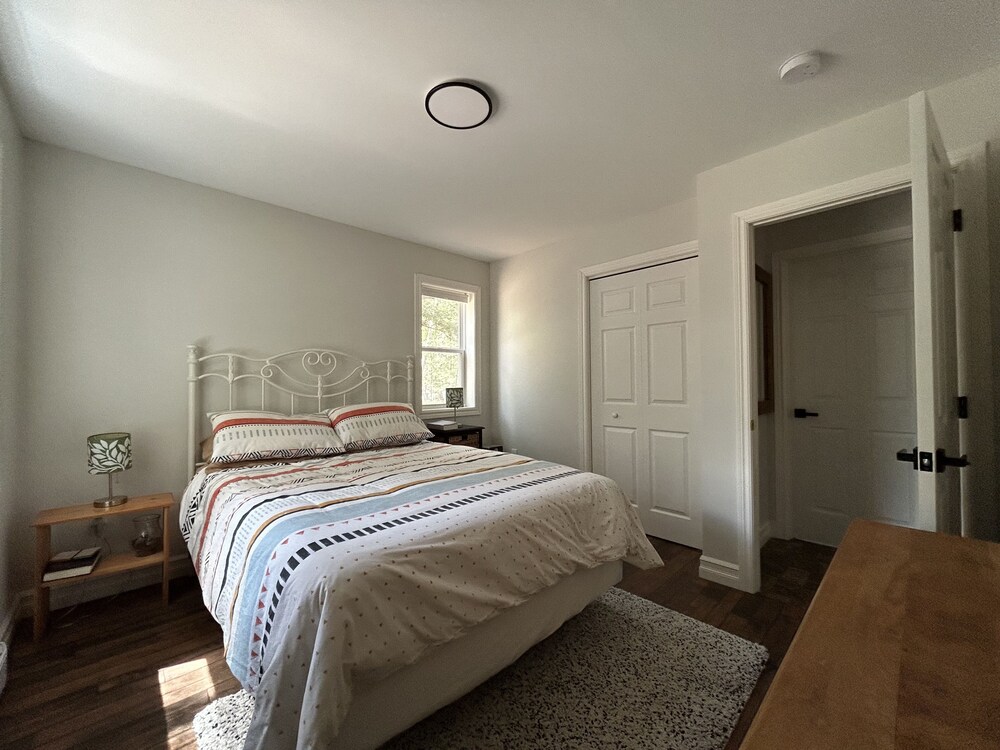 Lakeside retreat on Ponhook Lake - South Brookfield | Vrbo