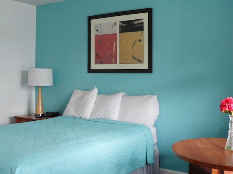 Room With Two Double Beds Lake George - Adirondack Mountains