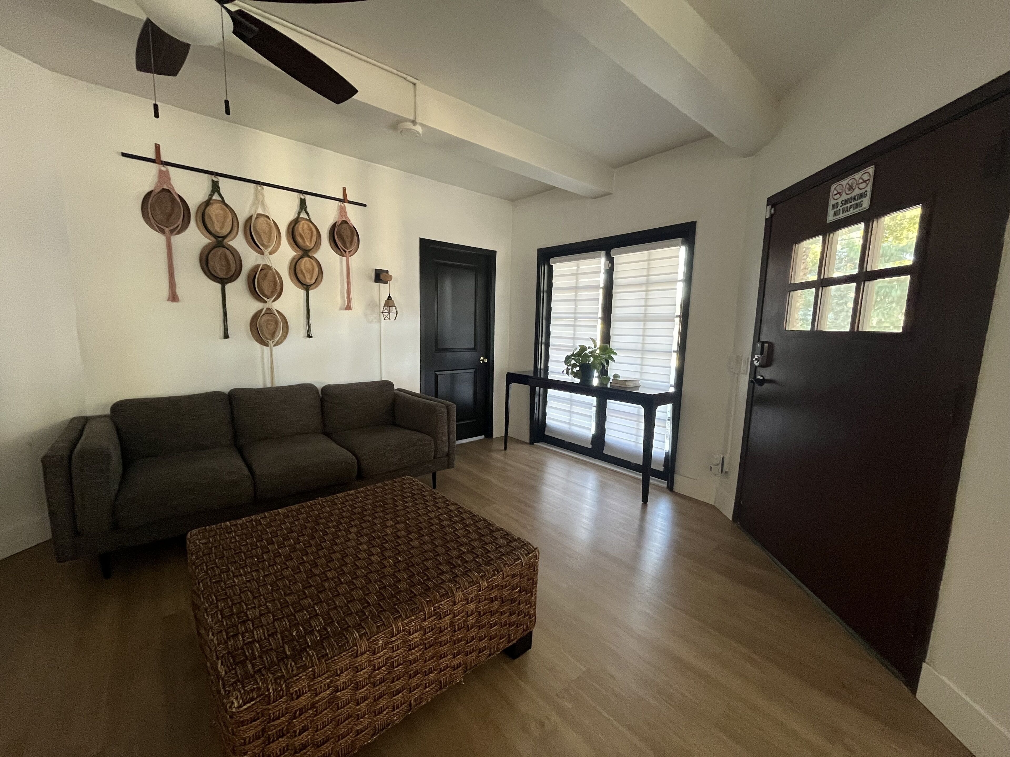 The Charming House Of Riverside: All King Beds, 55" Smart Tvs, W/d, Downtown - Riverside, CA