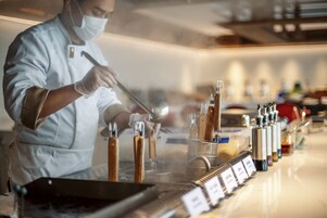 Pequeno-almoço tipo buffet diário mediante uma taxa