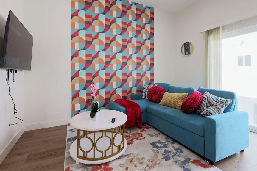 Insta-worthy Modernistic 4b4b Suite - Los Angeles Airport (LAX)