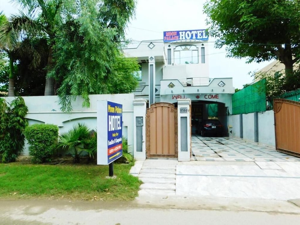 Hotel Moon Palace - Lahore