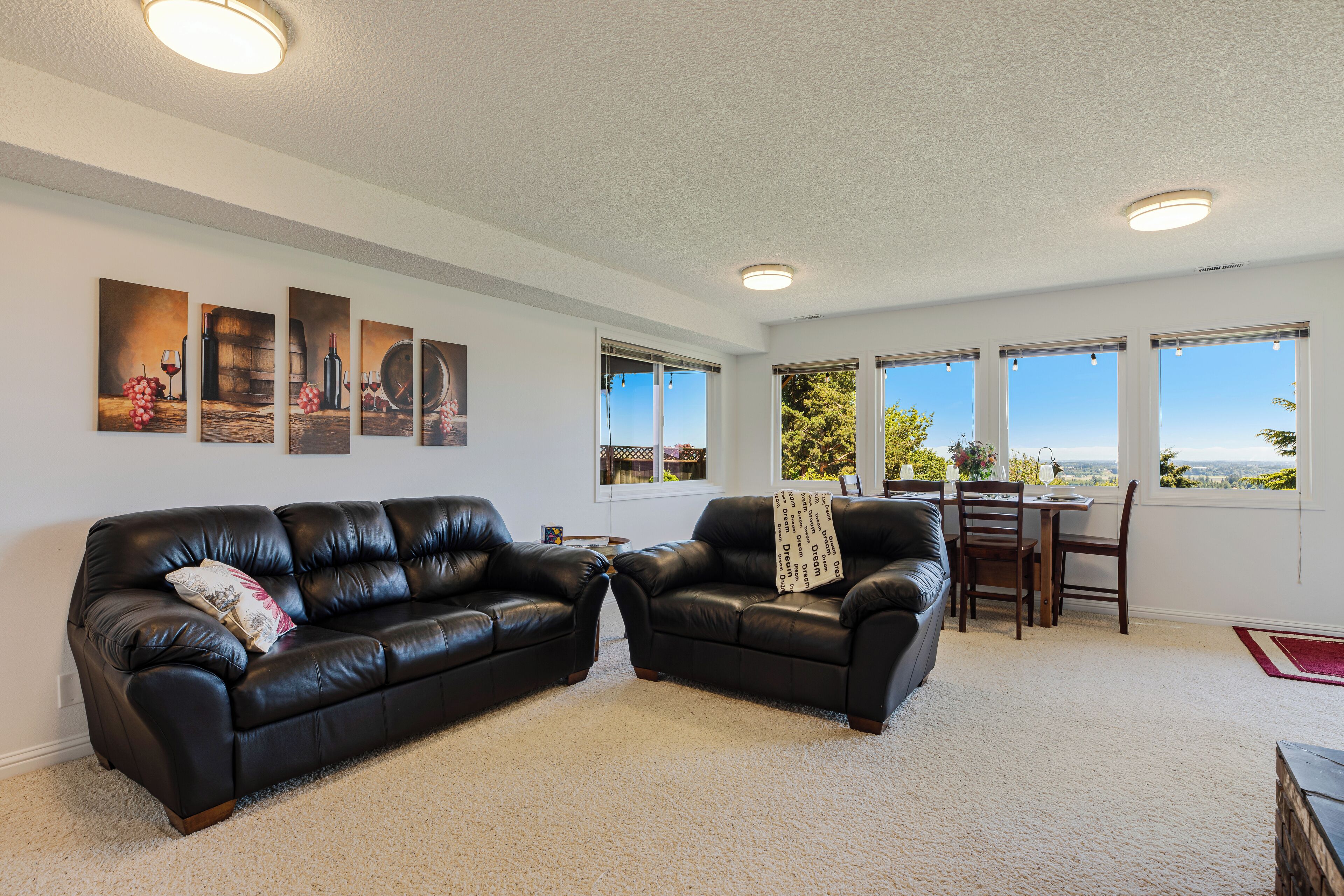 Dundee Hills Horizon | 2br Suite, Hot Tub & Views - McMinnville, OR