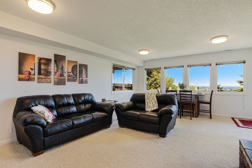 Dundee Hills Horizon | 2br Suite, Hot Tub & Views - McMinnville, OR