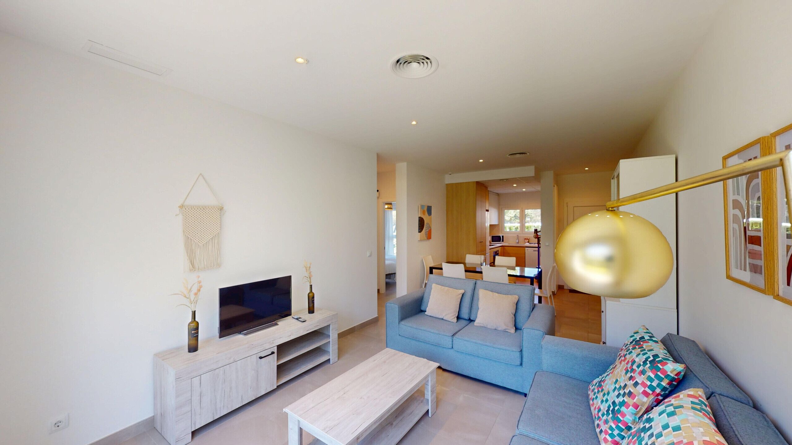 Charlottes Corner By On Travel - Oliva