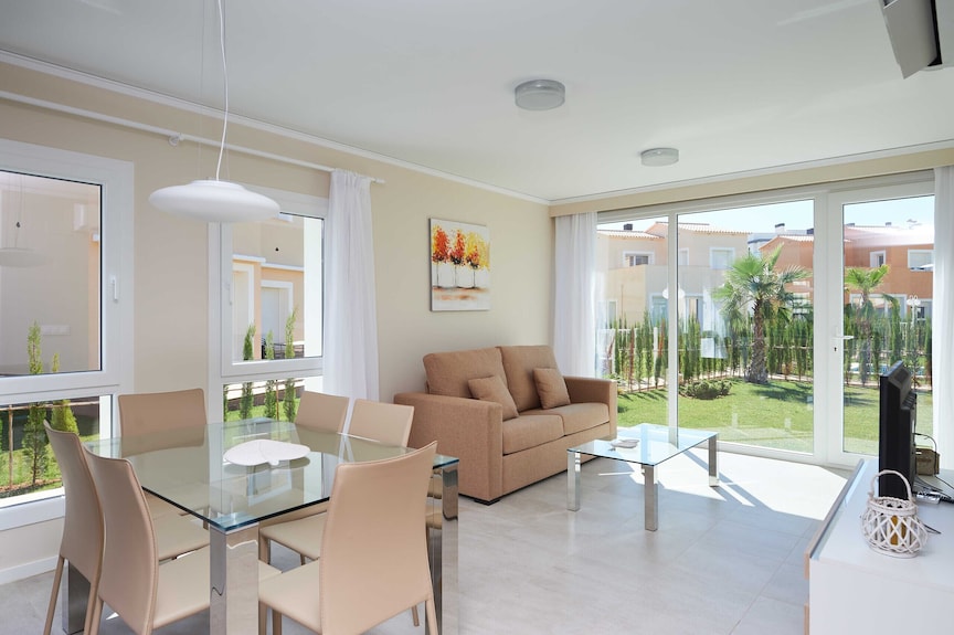 Moss Rose By On Travel - Oliva