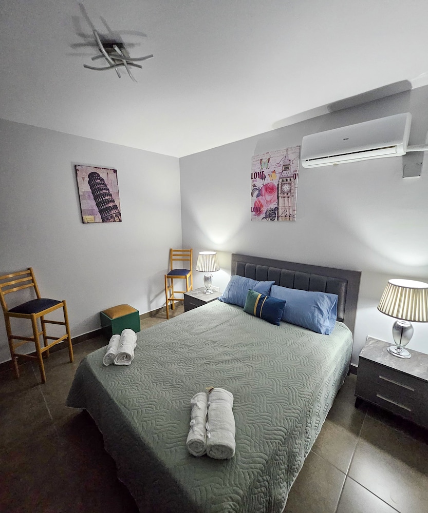 4 Bed Vila Fully Airconditioned - Hot Tub - 12 Min Airport - Beach 8 Min Drive - Арадипу