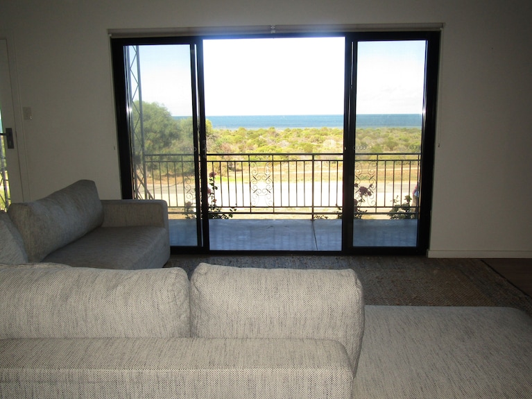 Memories By The Sea - Esplanade Position! - Ardrossan