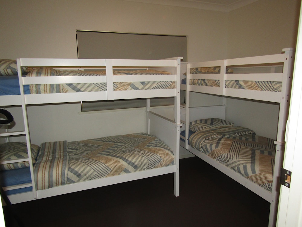 Memories by the Sea - Esplanade position! - Tiddy Widdy Beach | Vrbo