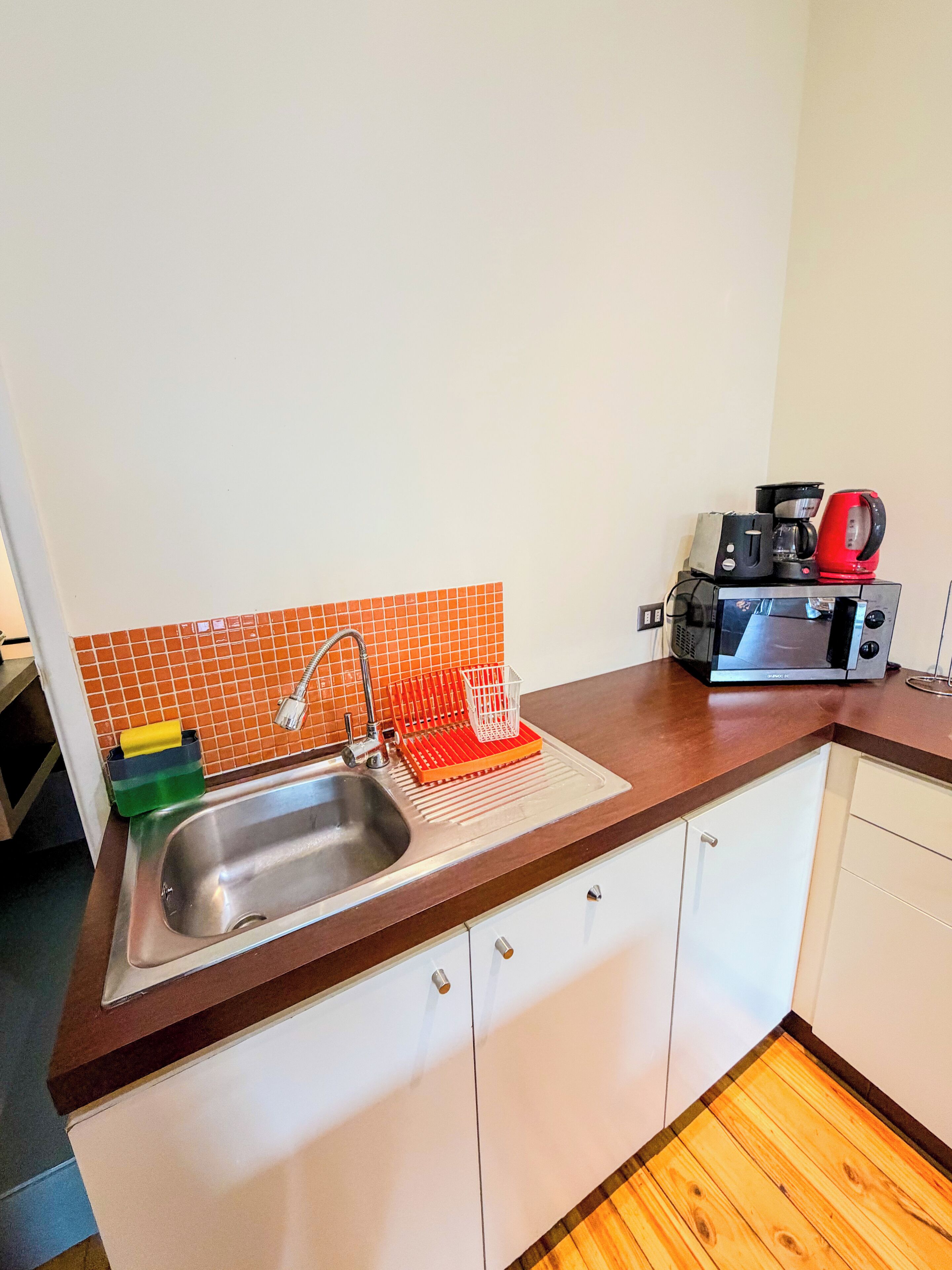 Quarto Quádruplo Familiar, várias camas, não fumadores, Vista para a cidade | Cozinha privada | Minifrigorífico, um micro-ondas, uma placa de cozinha 