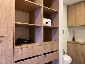 Apartamento | 2 quartos, escrivaninha, ferros/tábuas de passar roupa