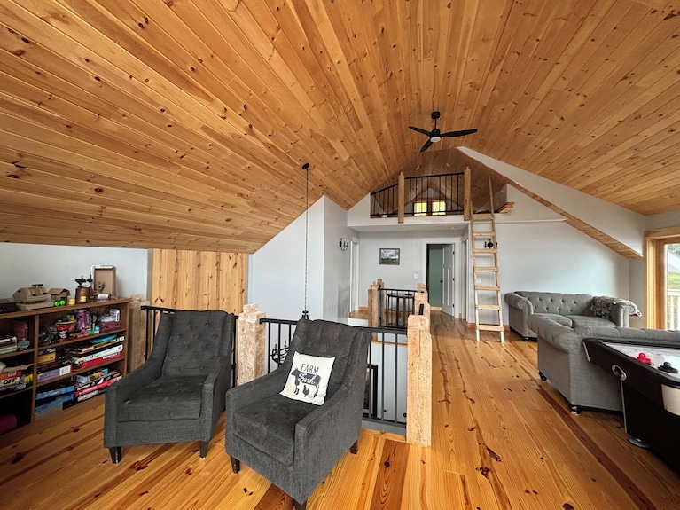 Experience Lakeside Living With A Perfect Blend Of Rustic Charm & Modern Luxury - Vermont