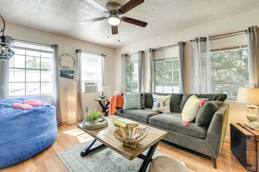 3 Mi To Boardwalk: Bacliff Apartment W/ Hot Tub - Kemah, TX