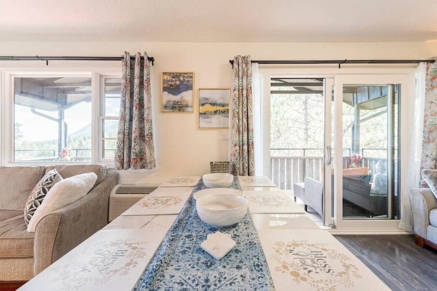 Blue Sparrow's Nest - Woodland Park, CO