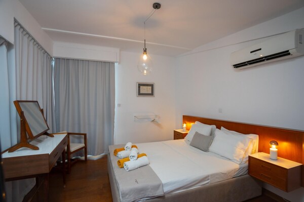 1-80 Collection 601 Penthouse - Limassol