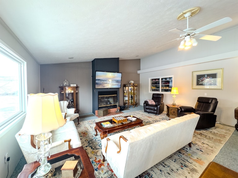 Relaxing Couples Retreat Near Lake Erie - Sandusky, OH