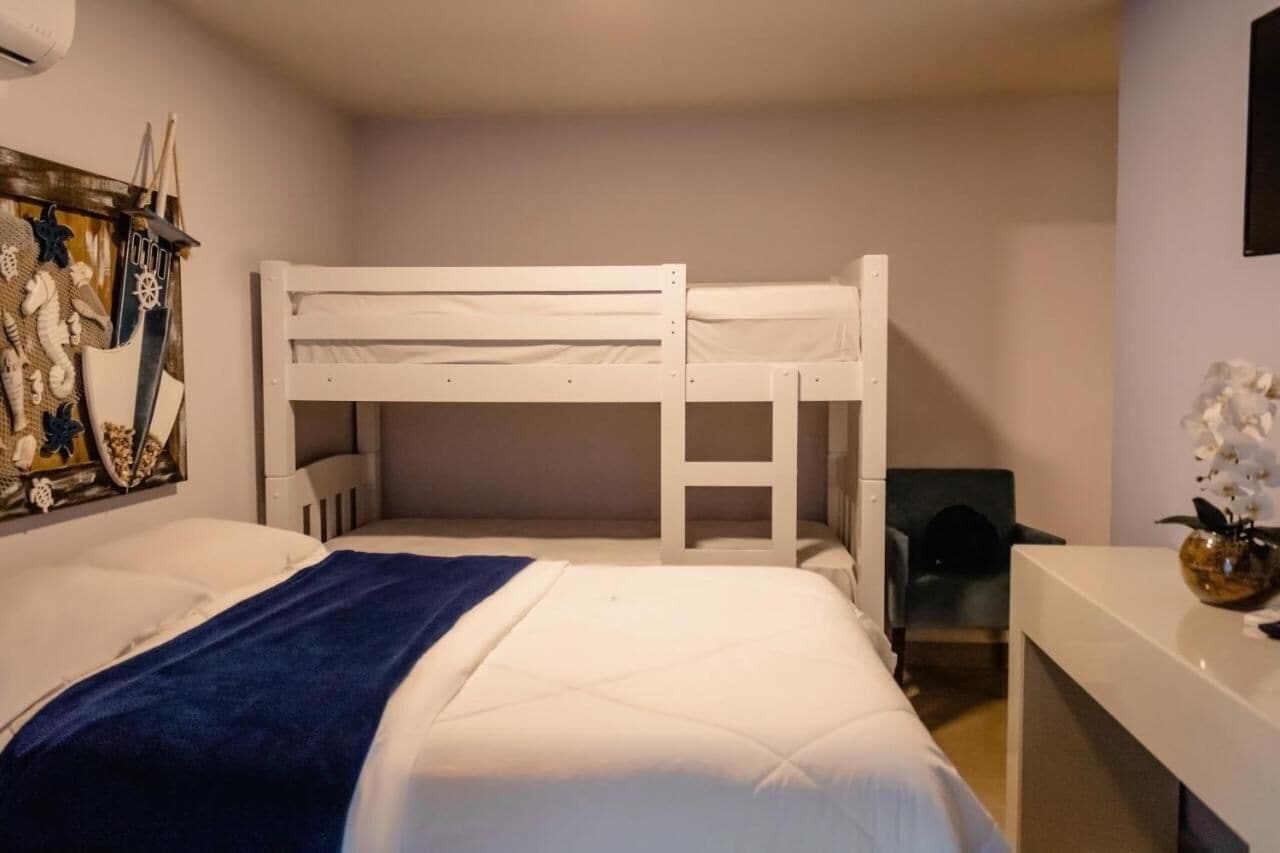 Suíte standard | Wi-Fi de cortesia, roupa de cama