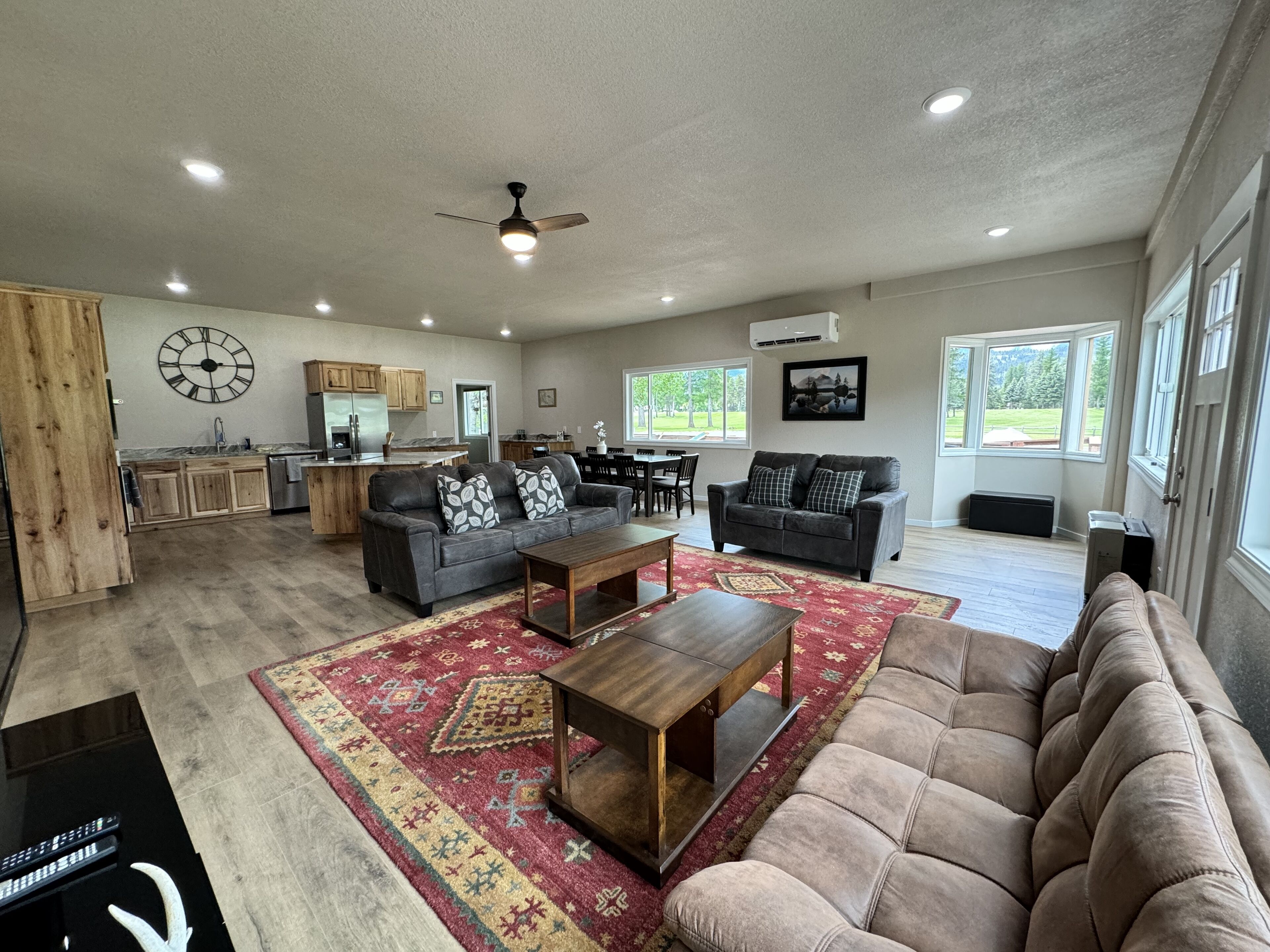 Sleeps Up To16! Family Friendly! Newly Renovated, Steps From The Golf Course! - Libby, MT