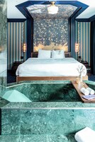 Suite Básica, 1 cama king-size, banheira | Lençóis italianos Frette, roupa de alta qualidade