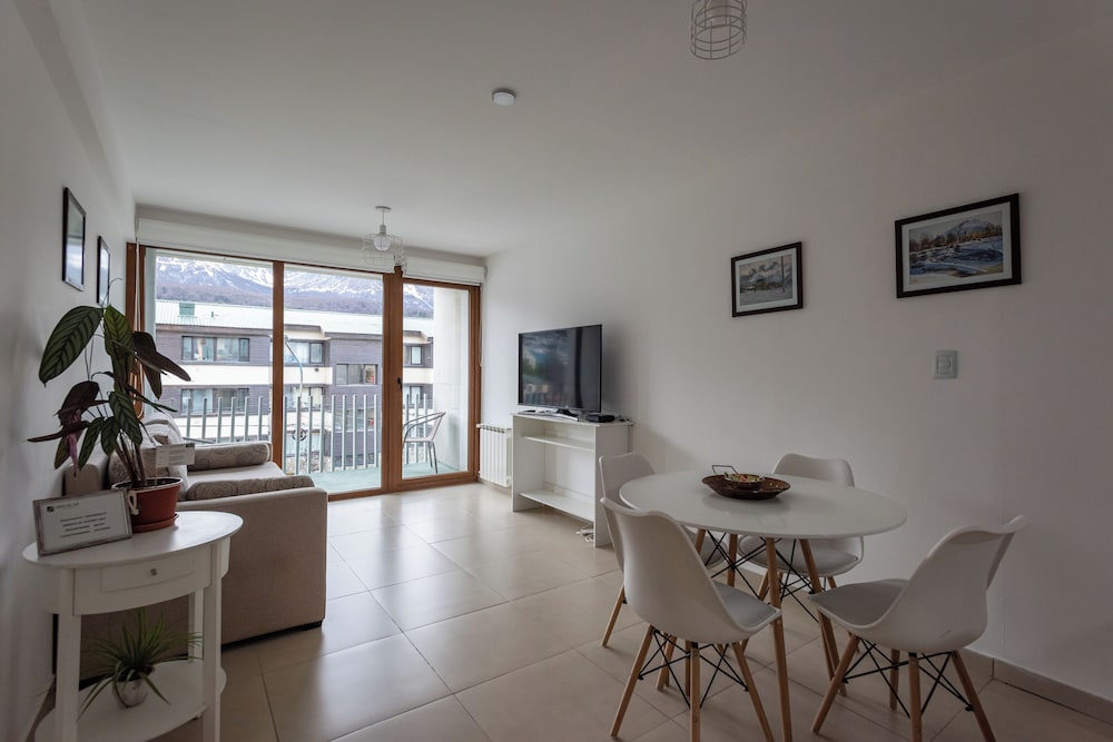 Gente Del Sur - Amundsen - Ushuaia