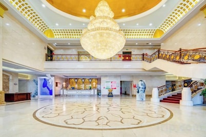 Manzhouli Jinlongquan Hotel (Zhayanuoer Museum)