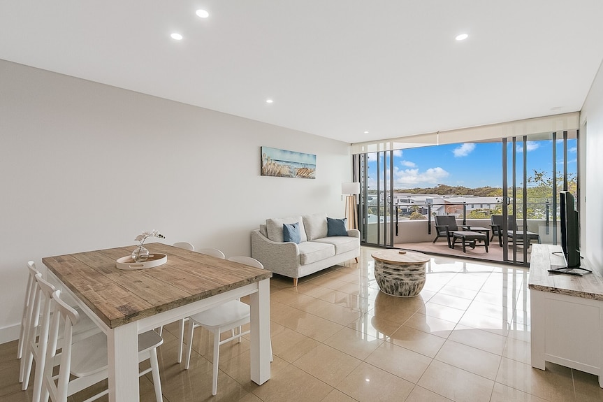 Boasting Coveted North Facing Views And An Unrivalled Coastal Lifestyle. - Hastings Point