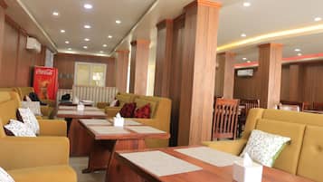 Área de estar no saguão