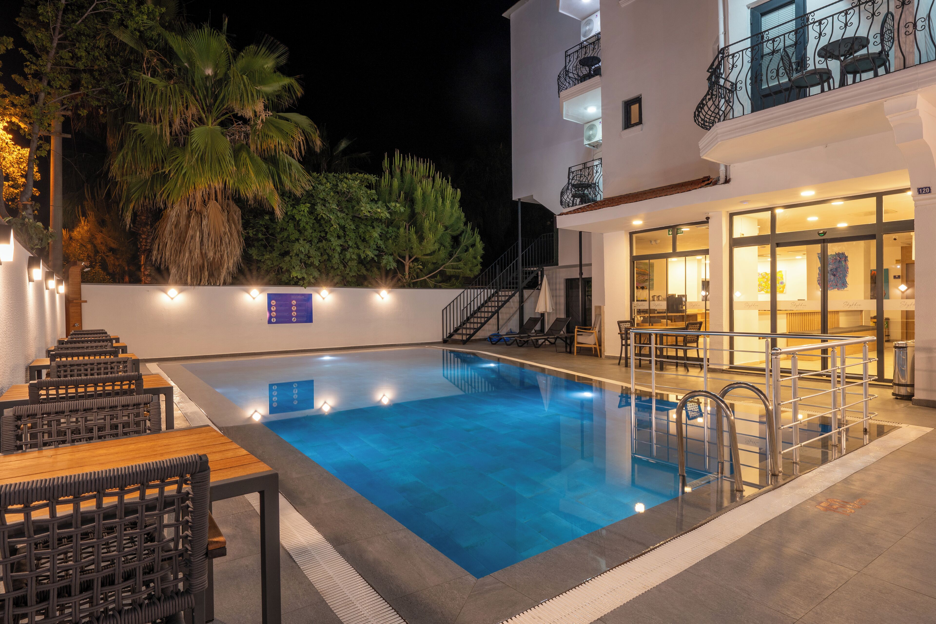 Piscina exterior sazonal 