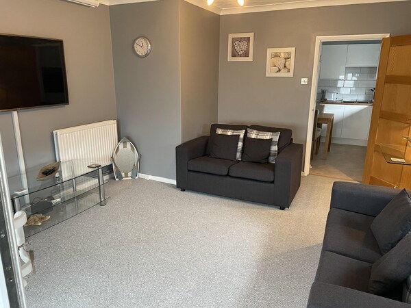 1-bedroom Apartment Sleeps 4, Parking - Hythe