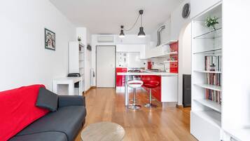 Apartamento Cidade | Sala de estar | Televisor plasma de 32 polegadas com canais digitais