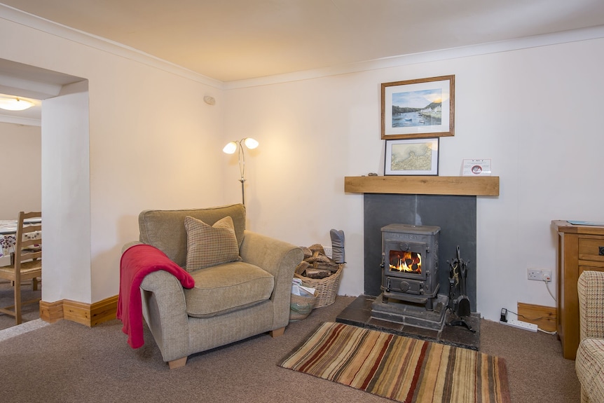 3 Tower Hill, Holiday Home Brynhenllan, Sleeps 6, 3 Bedrooms, Bathrooms - Pembrokeshire