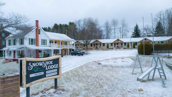 The Snowshoe Lodge - State of New York