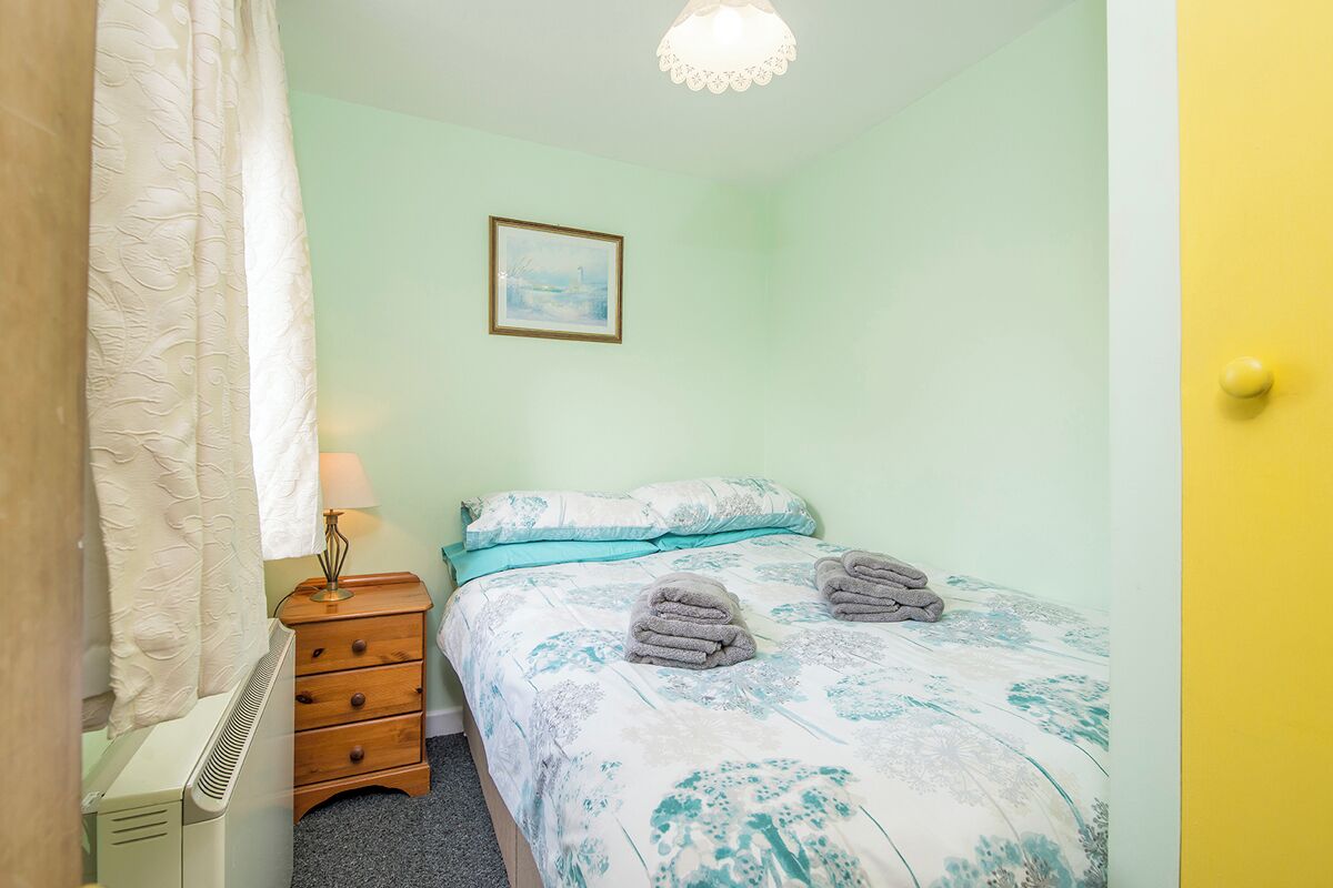 Swn Y Mor, Holiday Apartment Pwllgwaelod, Sleeps 4, 2 Bedrooms,  Bathrooms - Fishguard