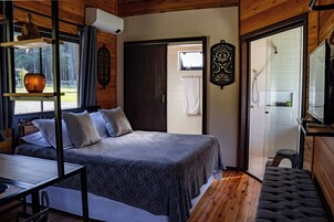 Cabana de Madeira Clássica | Camas de colchão pillowtop