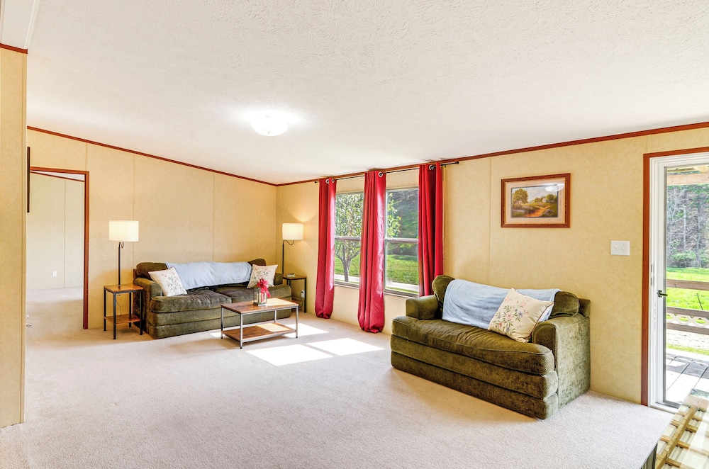 Rural Kentucky Vacation Rental ~ 15 Mi To London! - Splash Pad, Manchester