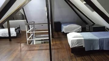 Com decoração personalizada, com mobília individualizada