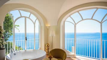 Suite Royal, 1 quarto, vista para o mar | 1 quarto, roupa de alta qualidade, edredões de penas