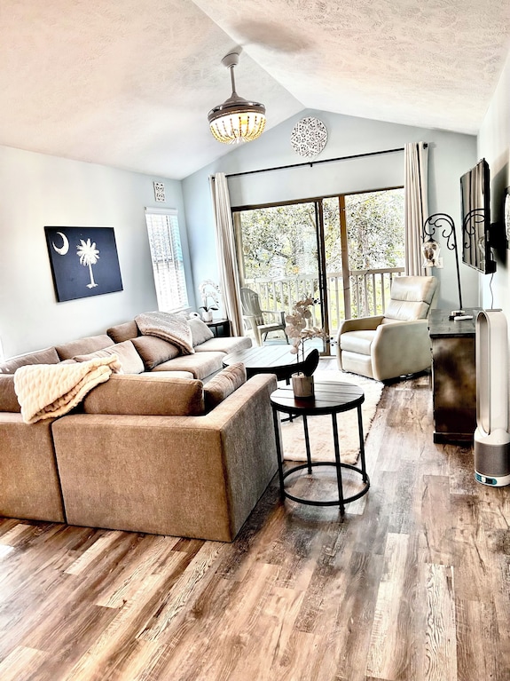 Lake+pool View 3bed 3bath, End Unit, Easy Stairs Now Booking 2025-2026 Monthly - Georgetown, SC